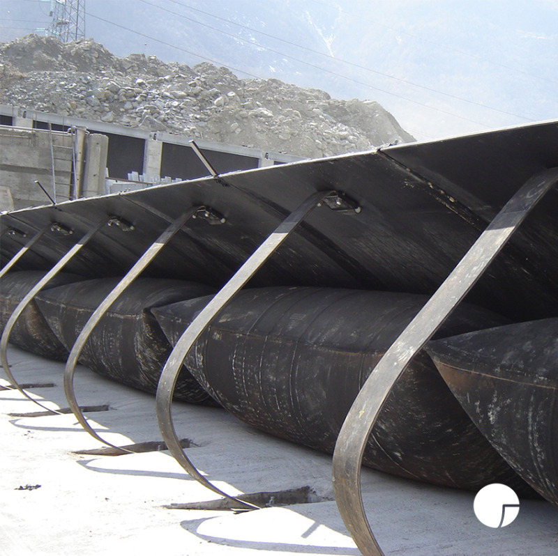 Installation of Obermeyer pneumatically actuated gates - Frosio Next