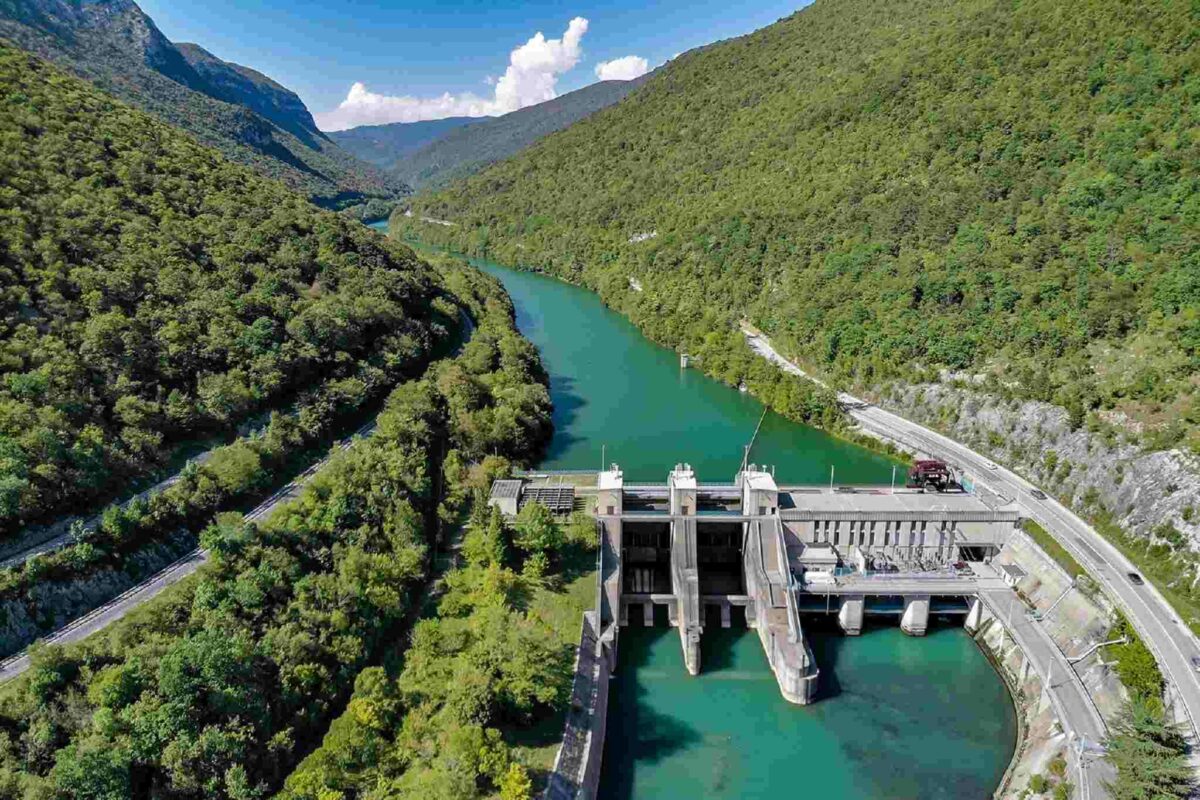 Centrali idroelettriche ad acqua fluente: Disciplina del deflusso ecologico
